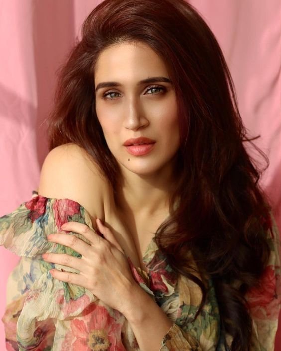 Sagarika Ghatge - Biography, Age, Career, Family & More - Wikiunfold